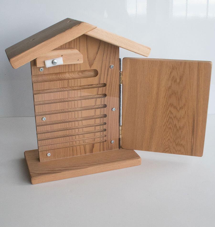 Bee Viewing Home for Mason Bees – West Coast Seeds